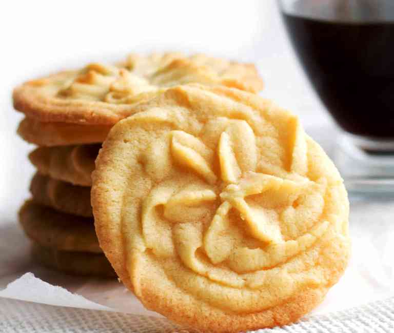 11 Piped Shortbread Cookie Recipes - Fill My Recipe Book