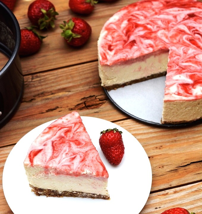 strawberry swirl cheesecake - Fill My Recipe Book