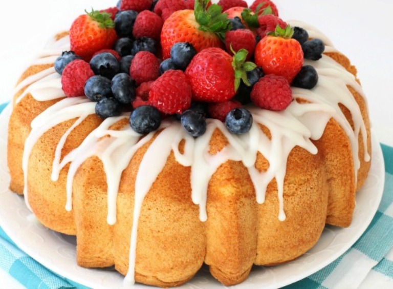 Easy-Homemade-Vanilla-Cake - Fill My Recipe Book